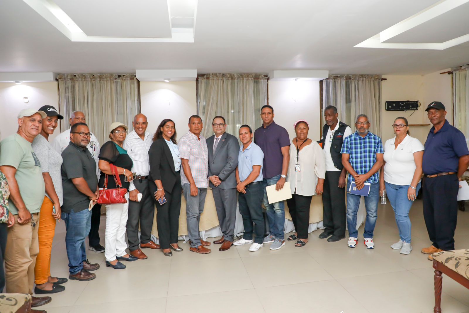 Edeeste anuncia programa para atender necesidades eléctricas en La ...