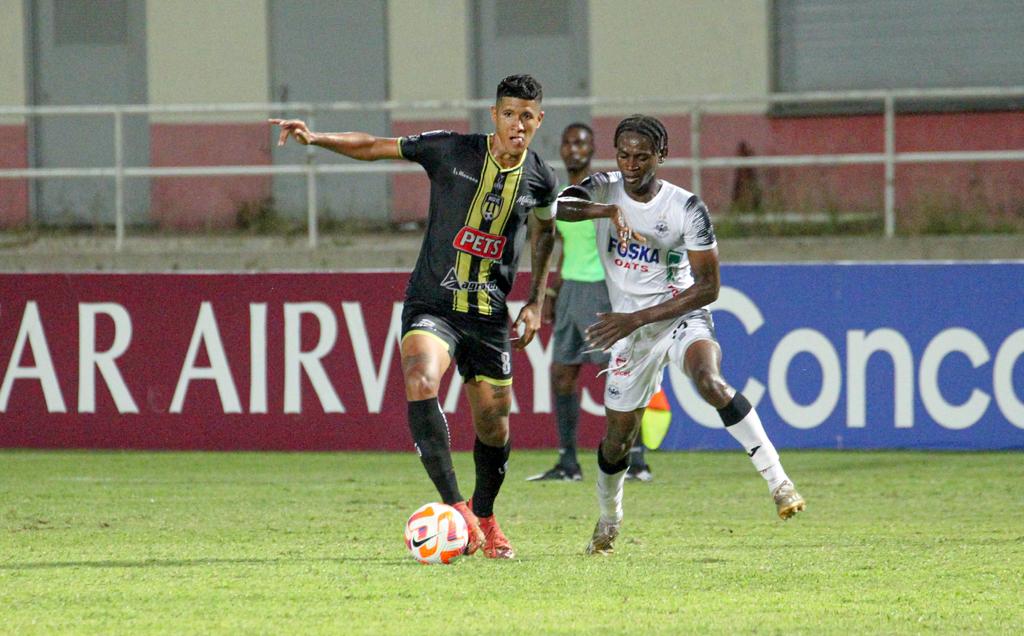Un Hat-Trick de Shaniel Thomas guía triunfo Cavalier contra Moca FC ...