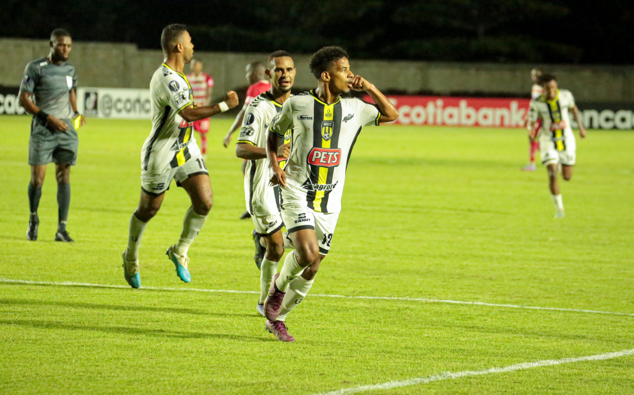 Moca FC golea al Golden Lion con doblete de Víctor Sánchez – El Nuevo ...