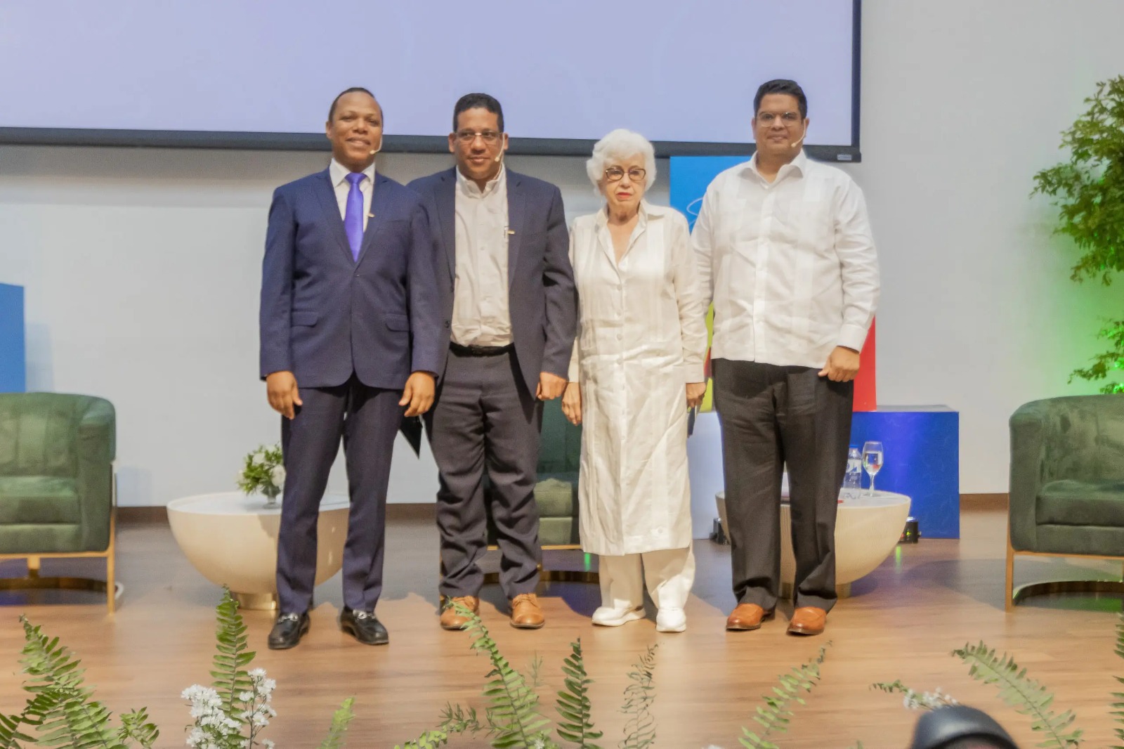 Milton Morrison destaca aporte de datos abiertos para la transparencia ...