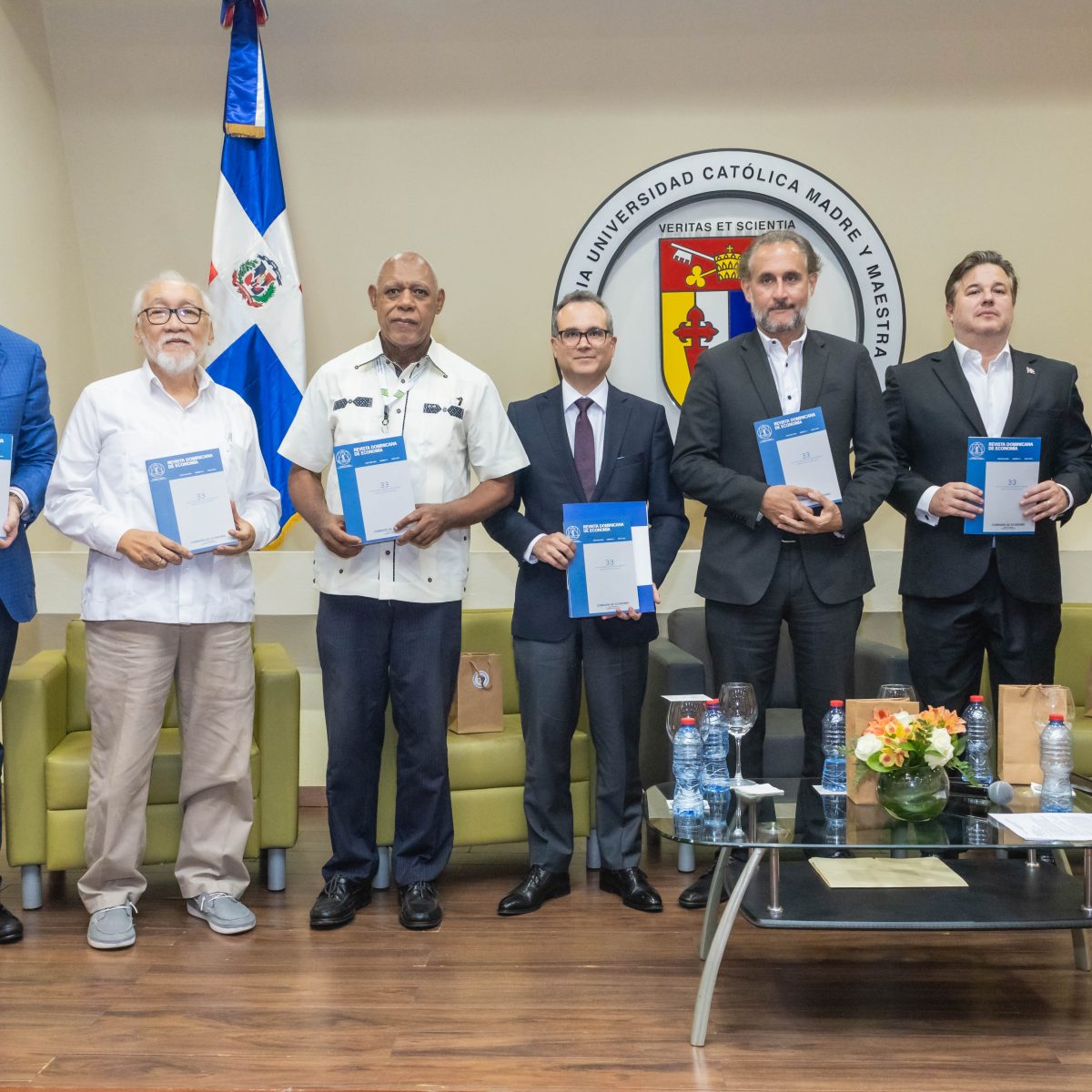 Academia de Ciencias pone en circulación revista sobre el futuro ...