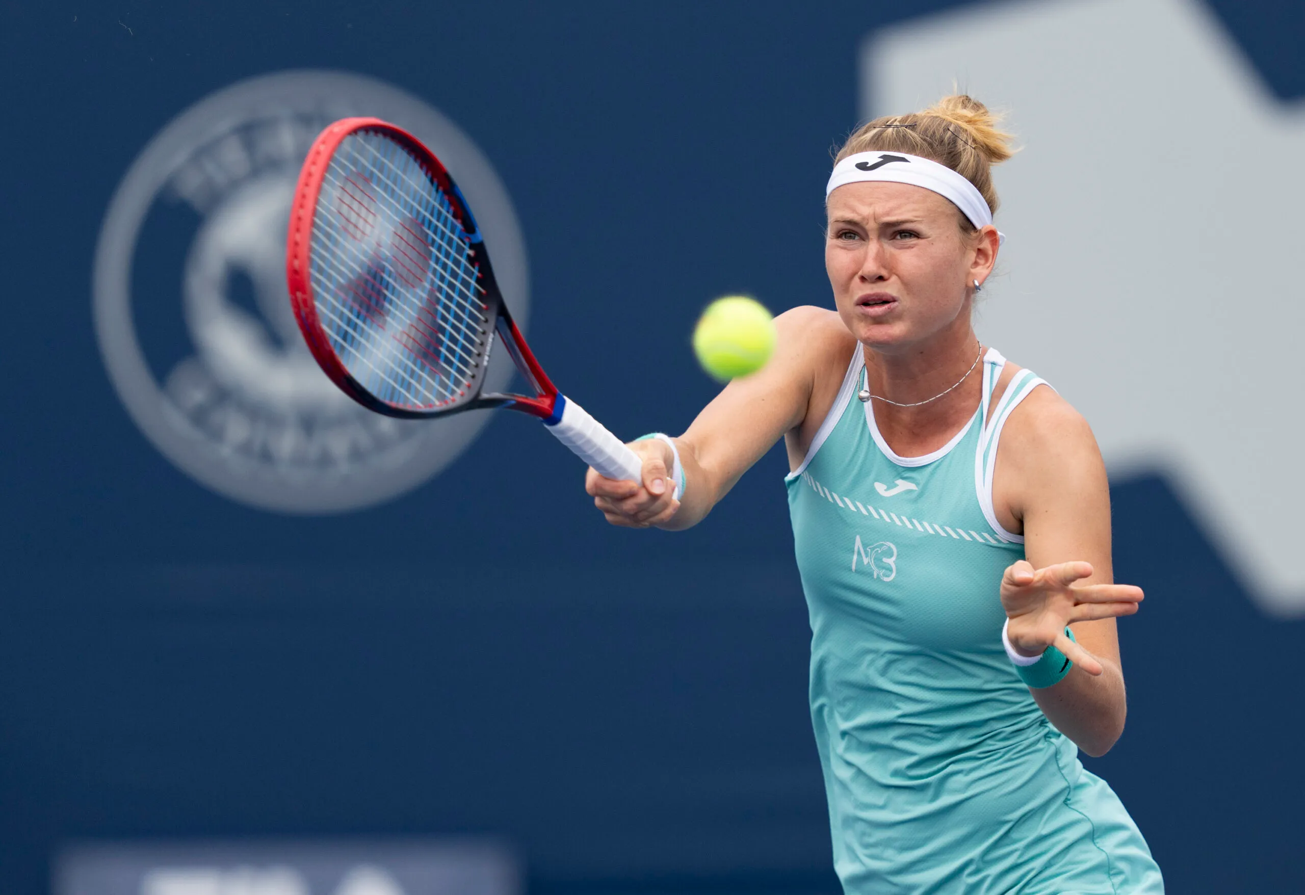 Marie Bouzkova, una roca con el saque, elimina a Camila Osorio – El ...