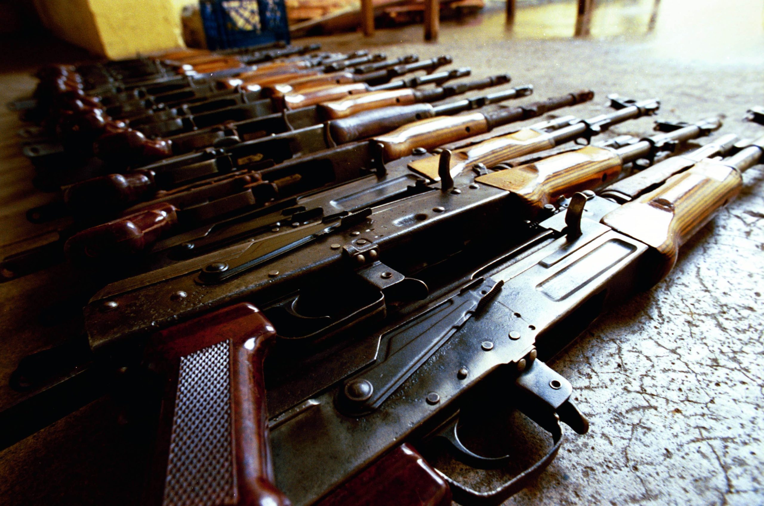 Autoridades venezolanas hallan una «impresionante cantidad de armas» en ...
