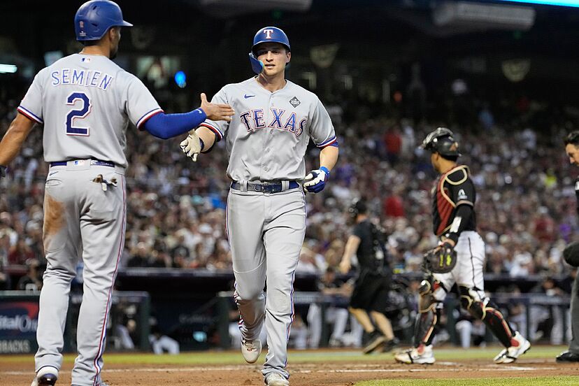Rangers sacan provecho de bates de Seager y Semien para acercarse a la ...