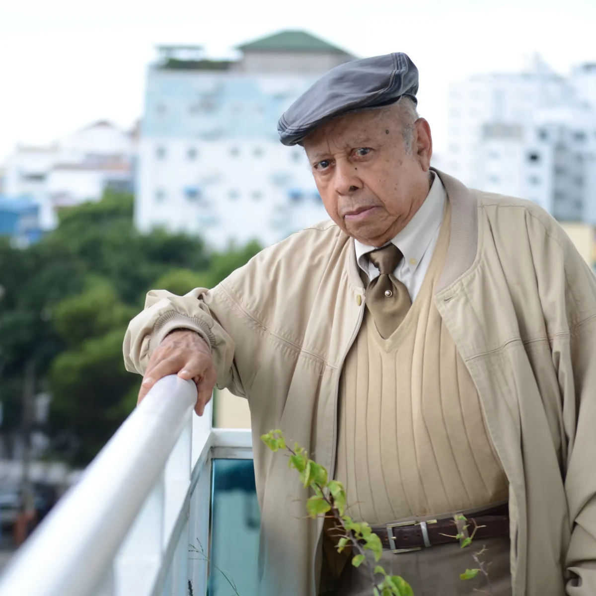 Fallece escritor Manuel Mora Serrano, Premio Nacional de la Literatura ...