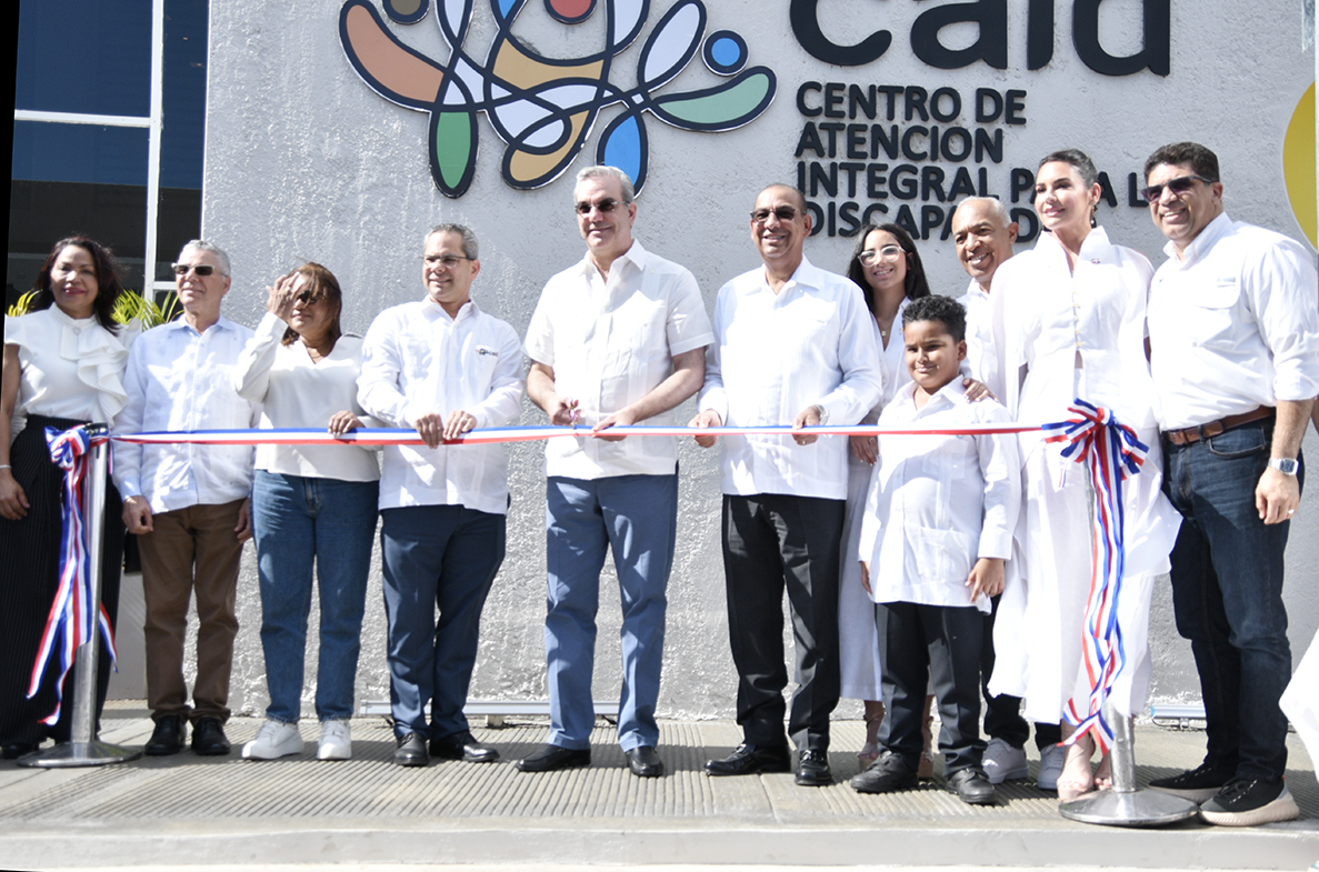 Presidente Abinader inaugura Centro CAID en SDE construido por el MOPC ...