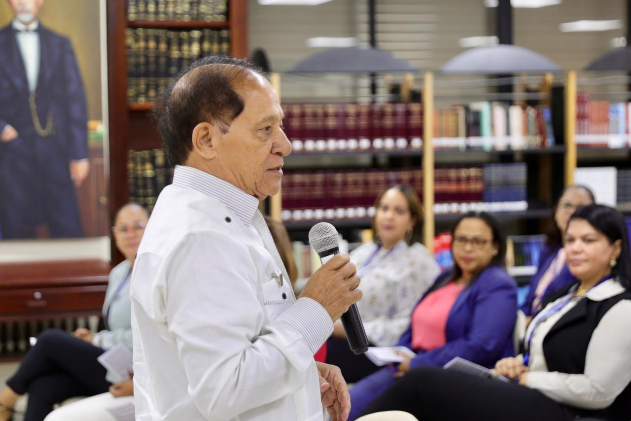 Psicólogo imparte a colaboradores del Senado charla “Con sabiduría y ...