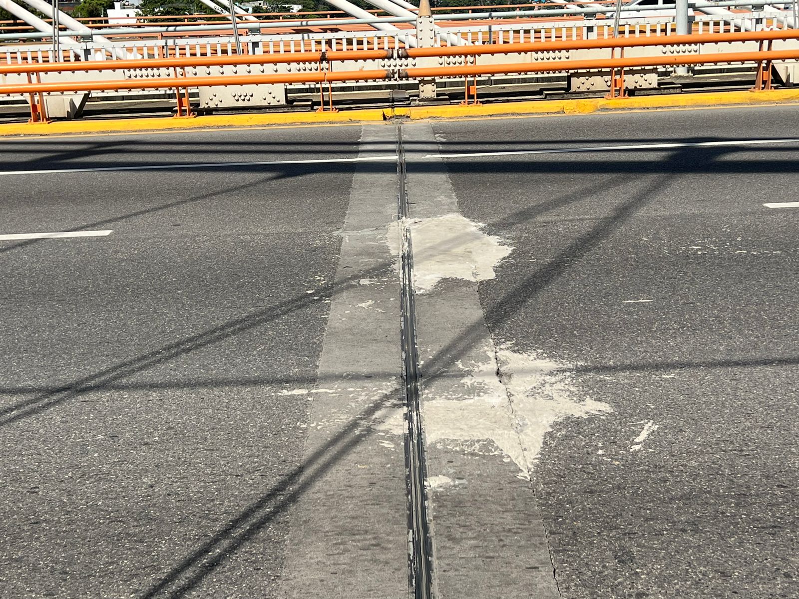 (VIDEO) Tras denuncia de El Nuevo Diario, MOPC vuelve a reparar juntas ...