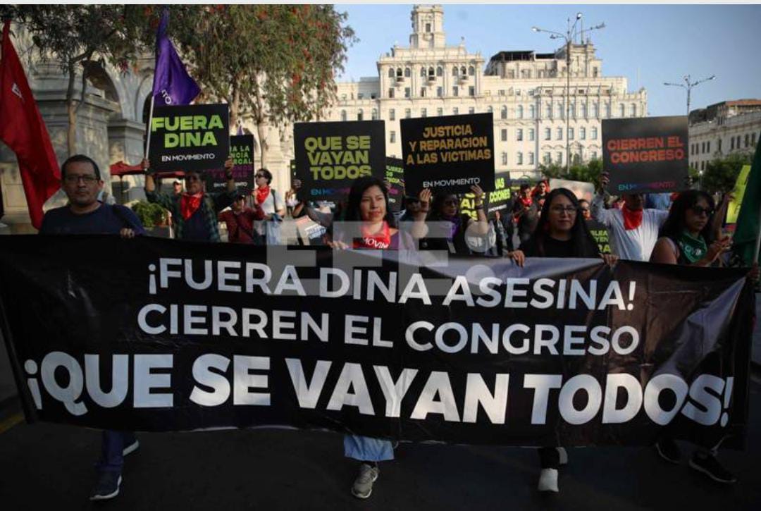 Manifestantes peruanos piden «que se vayan todos» en protesta en Lima ...