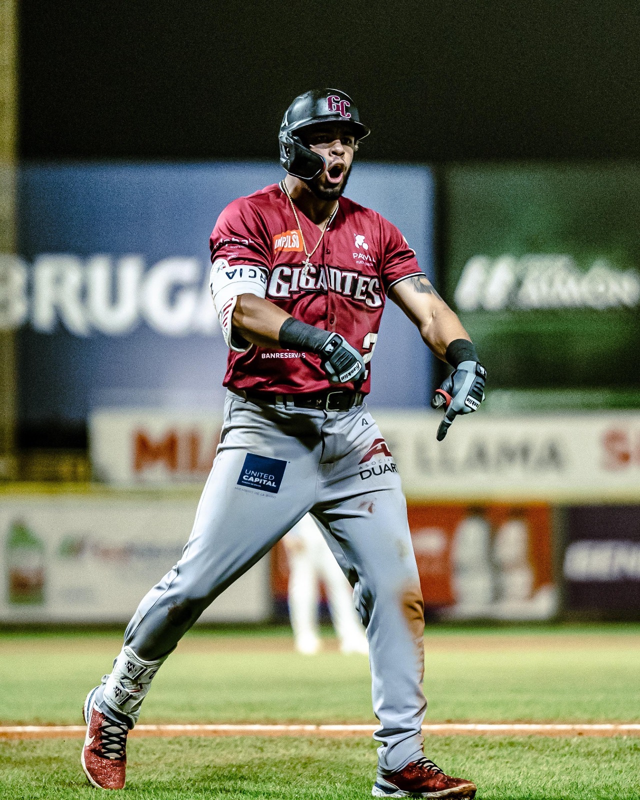 Luis García conecta grand slam y Gigantes colocan su número mágico en ...