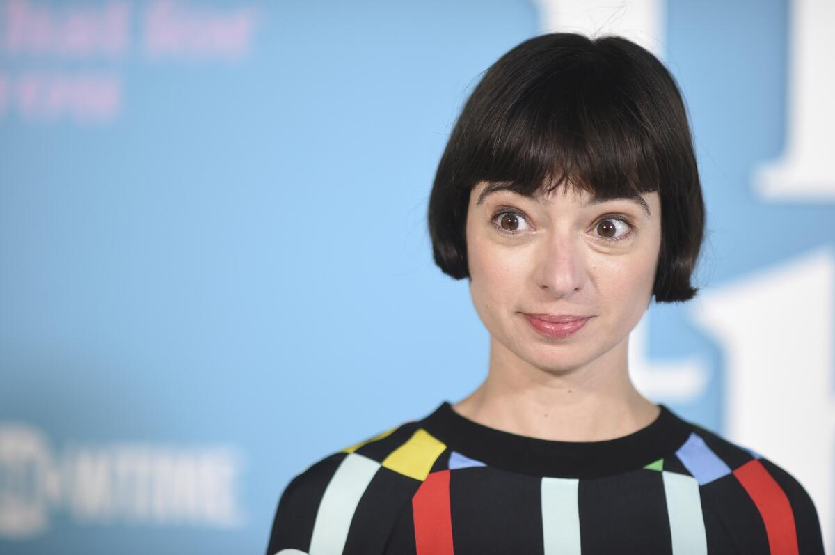 (VIDEO) Actriz Kate Micucci de ‘The Big Bang Theory’, padece cáncer de pulmón: ‘Nunca en mi vida ...