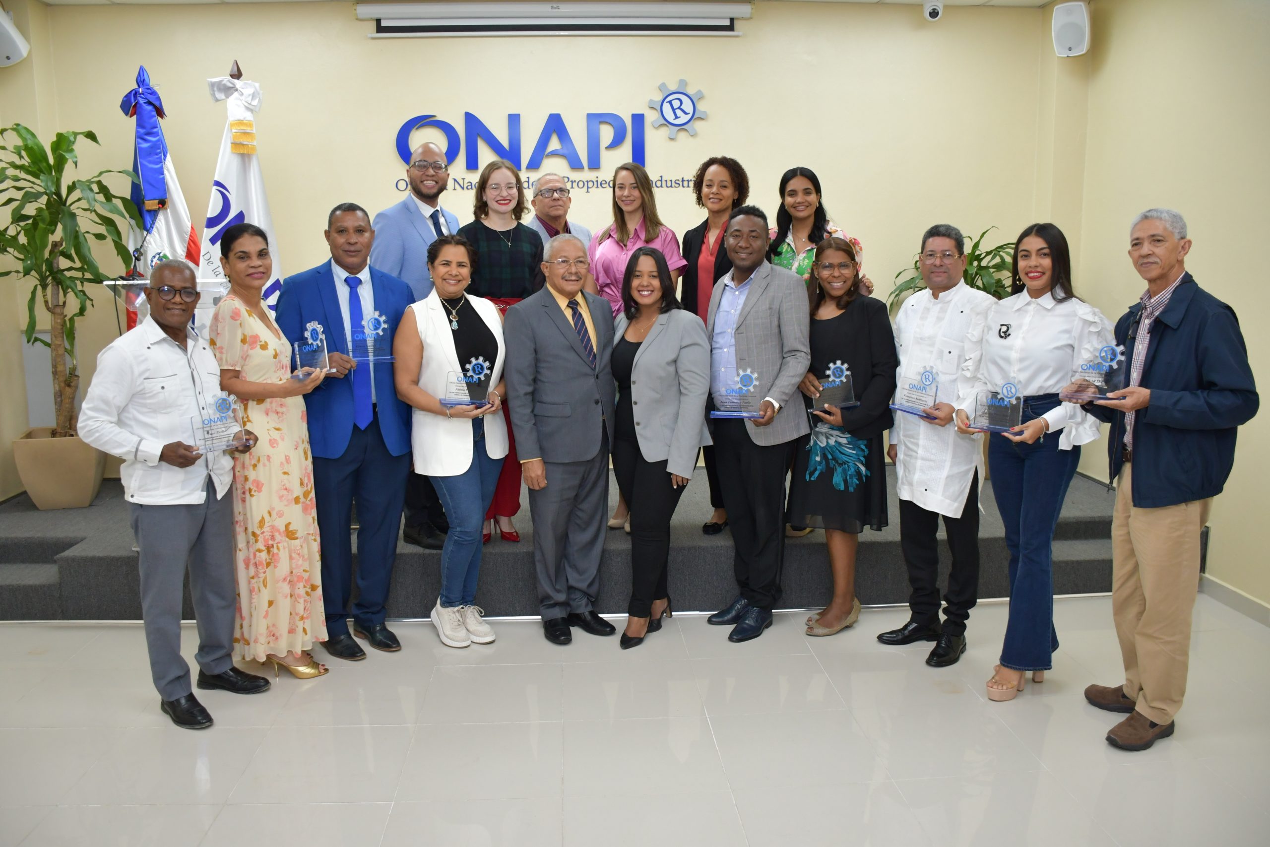 ONAPI lanza revista «Artesanía, Tradición e Inspiración» para promover ...