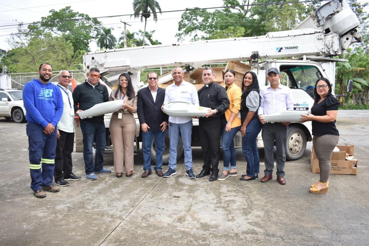 Senador Franklin Romero y Edenorte inician trabajos de iluminación carretera SFM – Tenares – El ...