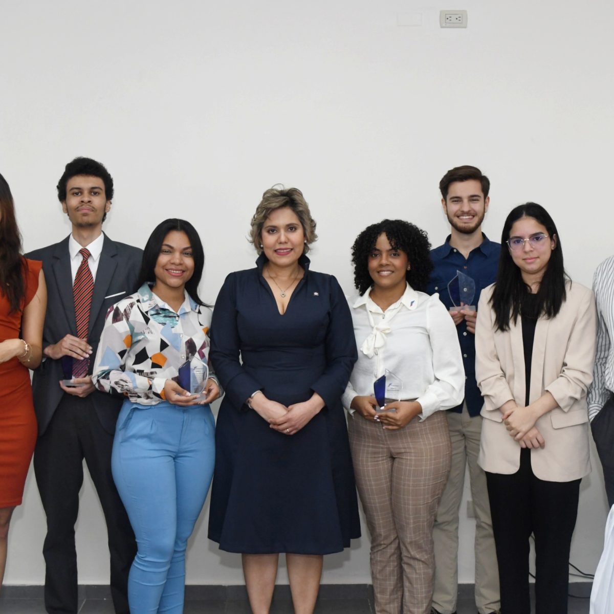 Procompetencia entrega premios de concurso escribiendo por la ...