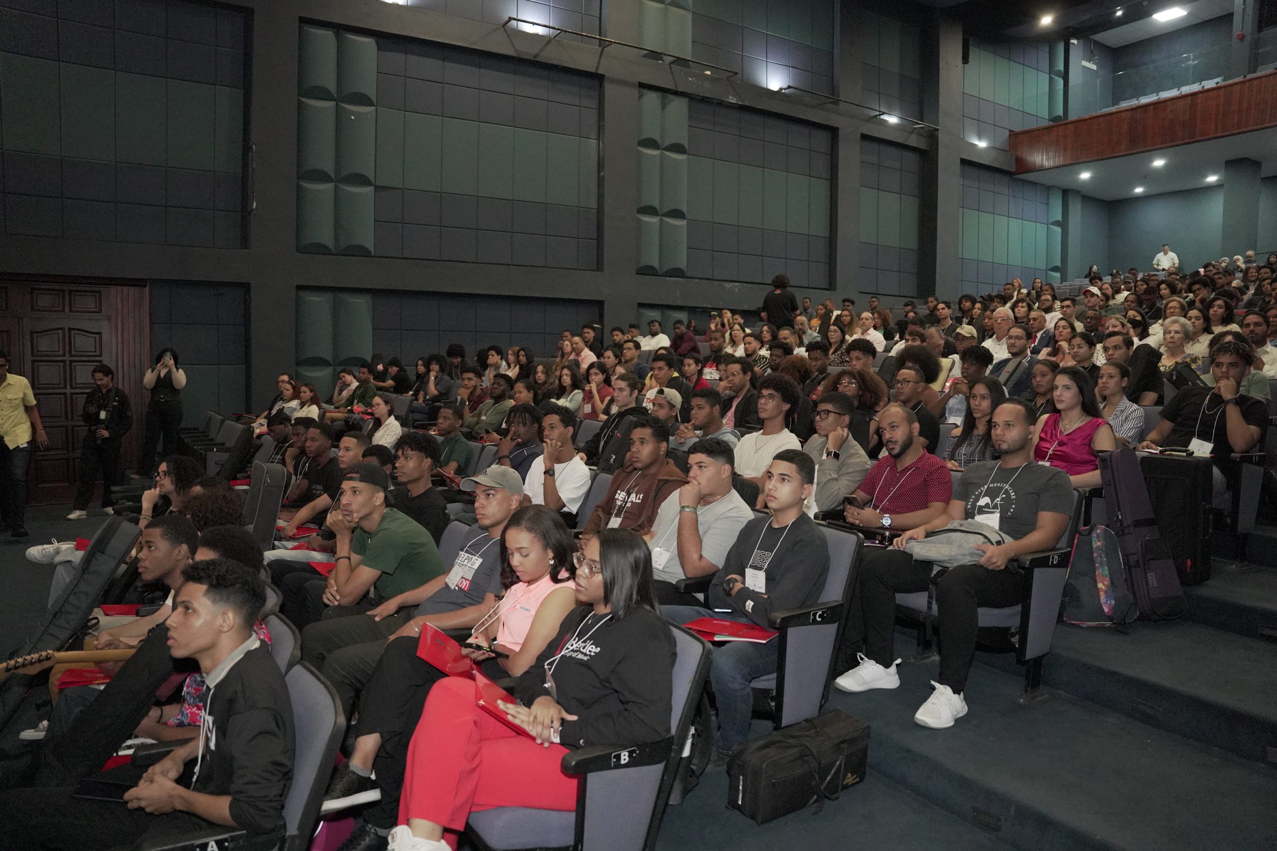 Cultura, Fundación AES e Itabo inauguran programa Berklee en Santo ...