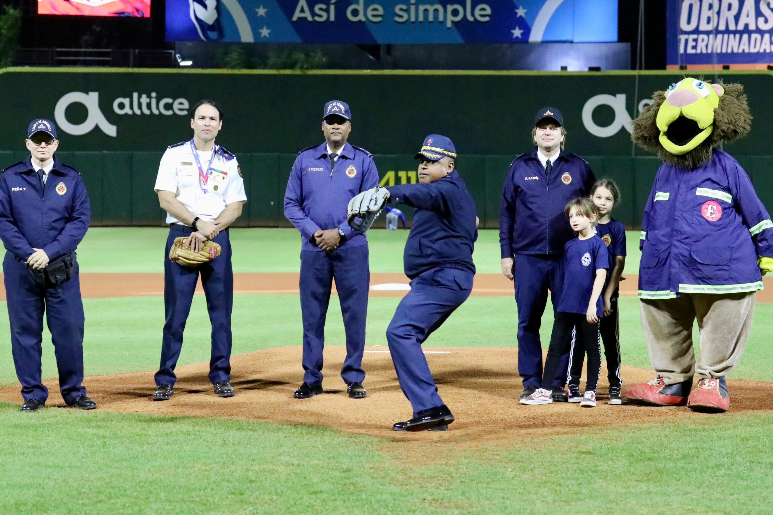 Escogido rinde tributo a Cuerpo de Bomberos del Distrito Nacional – El ...