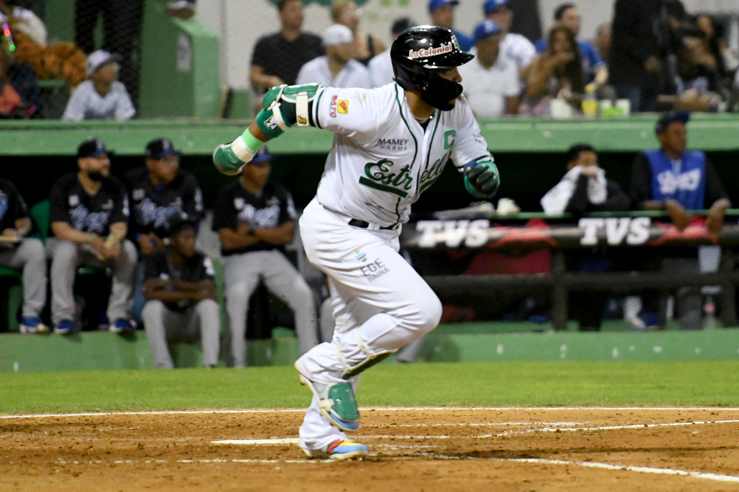 Robinson Canó hace valer su experiencia para liderar a Estrellas en ...