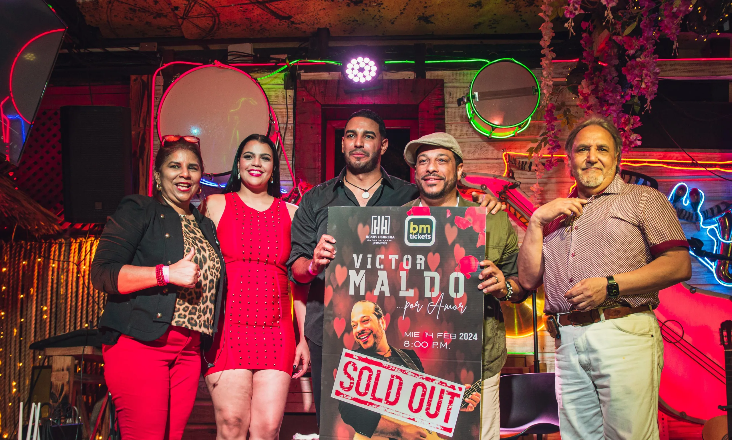 Víctor Maldo enamora a Moca en un espectacular concierto de amor y ...