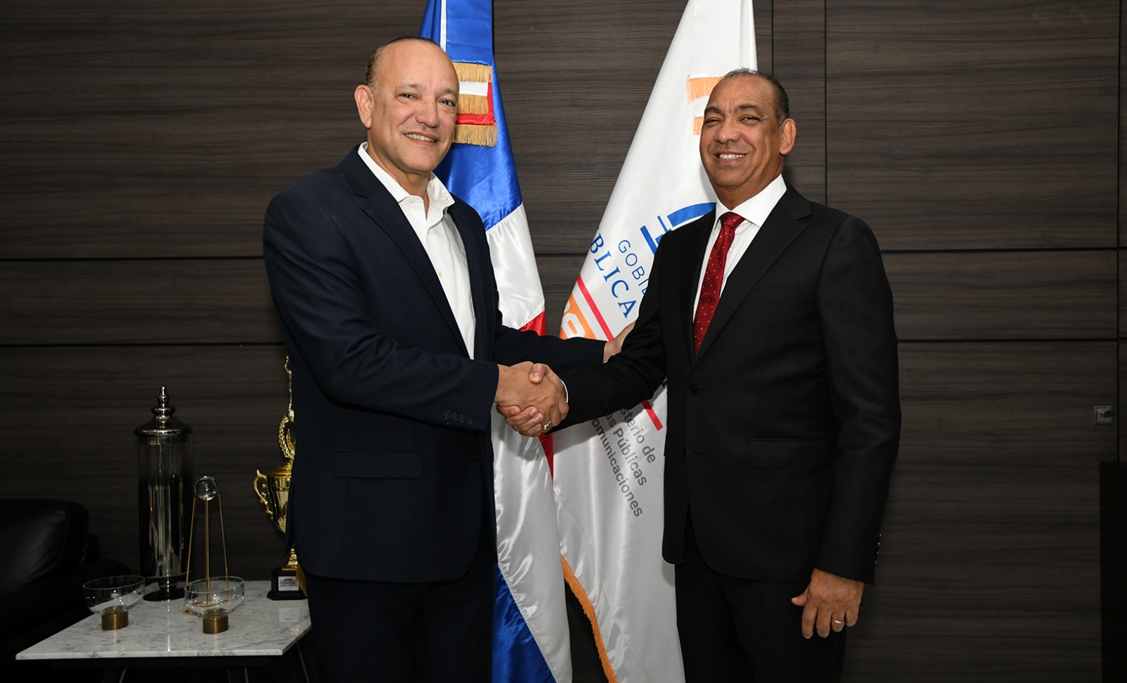 Ulises Rodríguez y Deligne Ascención articulan estrategias para transformar Santiago – El Nuevo ...