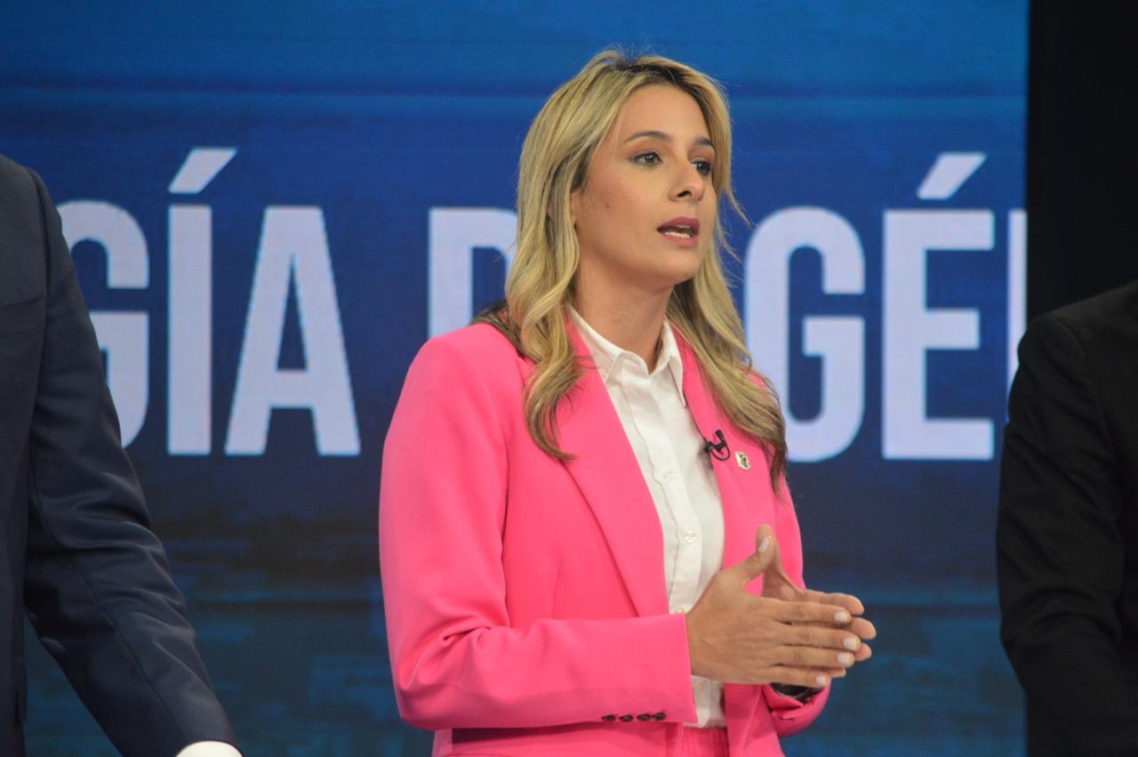 Liz Mieses defiende la identidad infantil y rechaza ideologías de ...