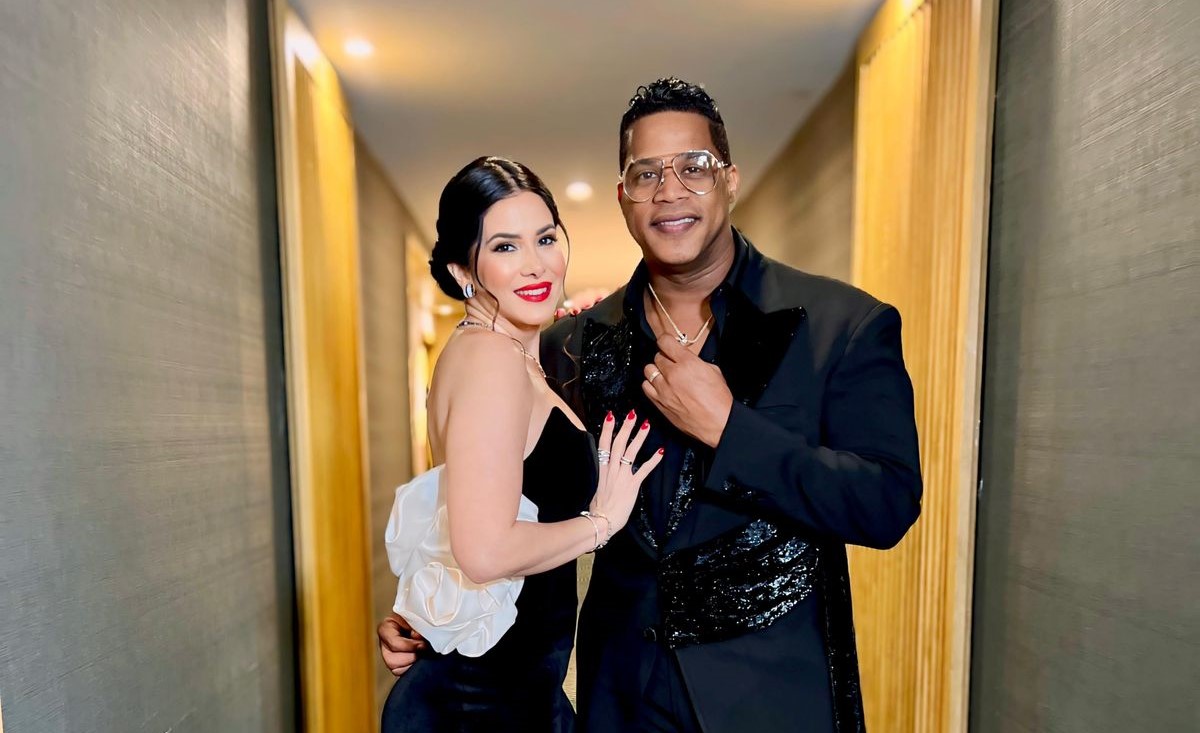 Jandy Ventura y su esposa iluminaron la alfombra roja en Premios ...