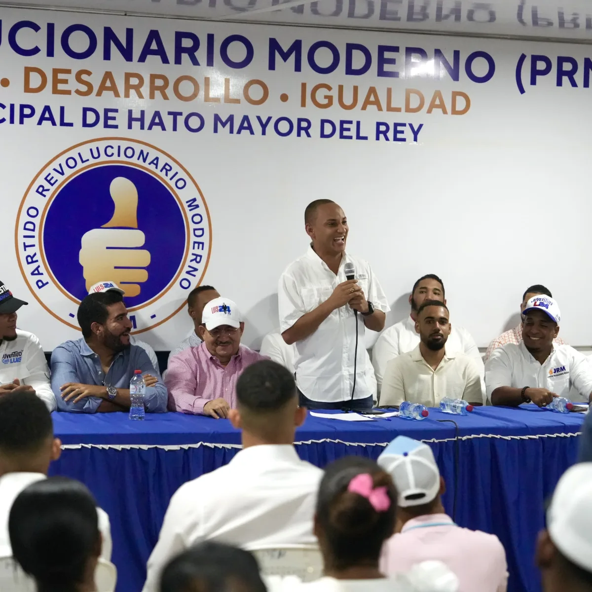 Candidato a regidor de Hato Mayor por el PRD, Alexander de la Rosa pasa ...
