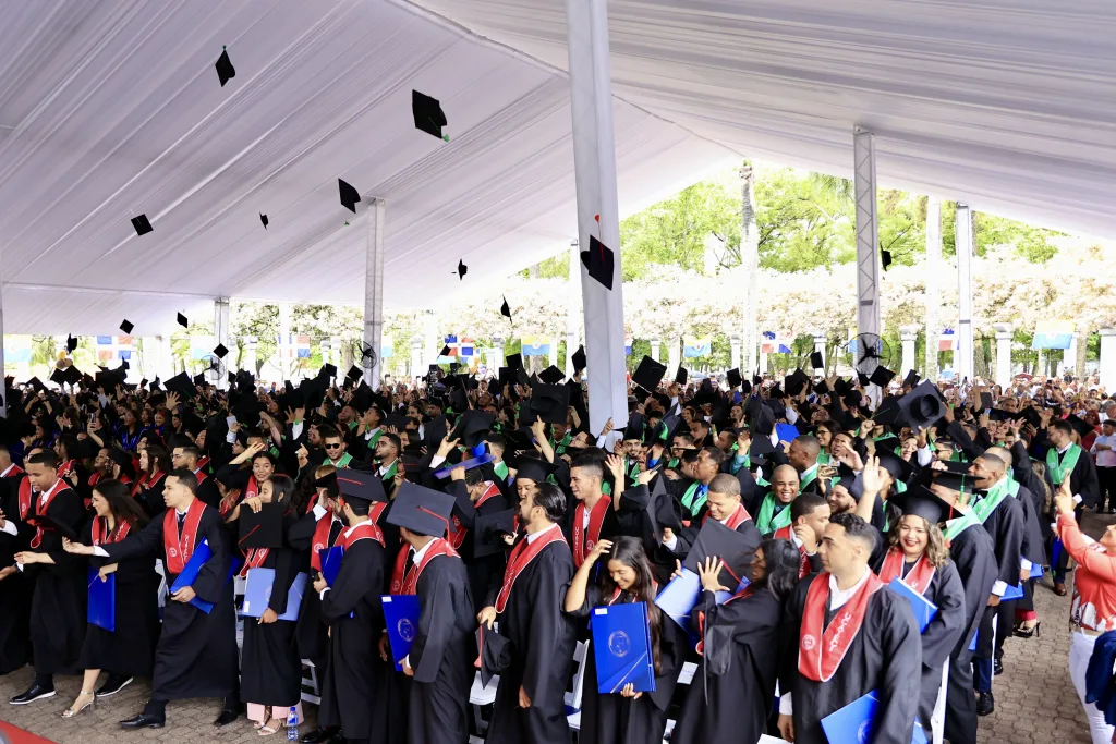Ucateci gradúa 479 nuevos profesionales – El Nuevo Diario (República ...