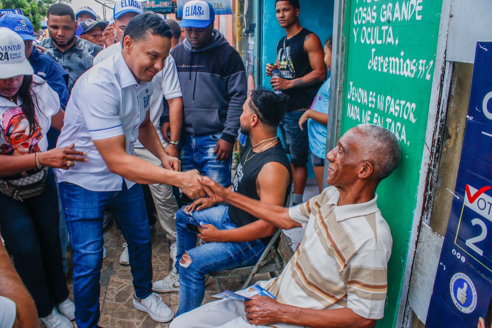 Diputado Elías Matos realiza masivo mano a mano en el sector San Carlos ...