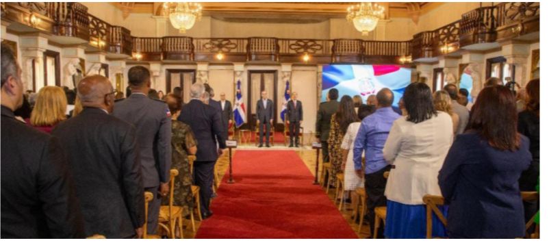 Abinader entrega al rector de la Unade II certificación de aprobación ...