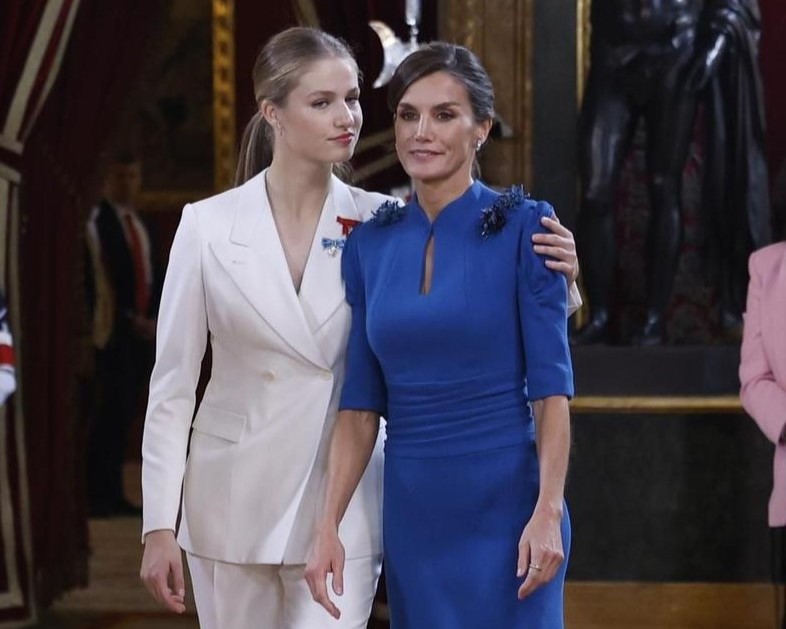 La reina Letizia de España sorprende con un vestido alquilado en apoyo ...