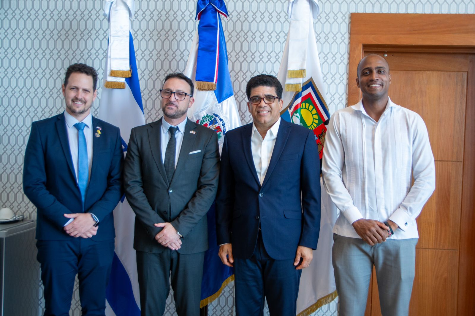 Embajada de Israel dona dos máquinas purificadoras de agua a SDE – El ...