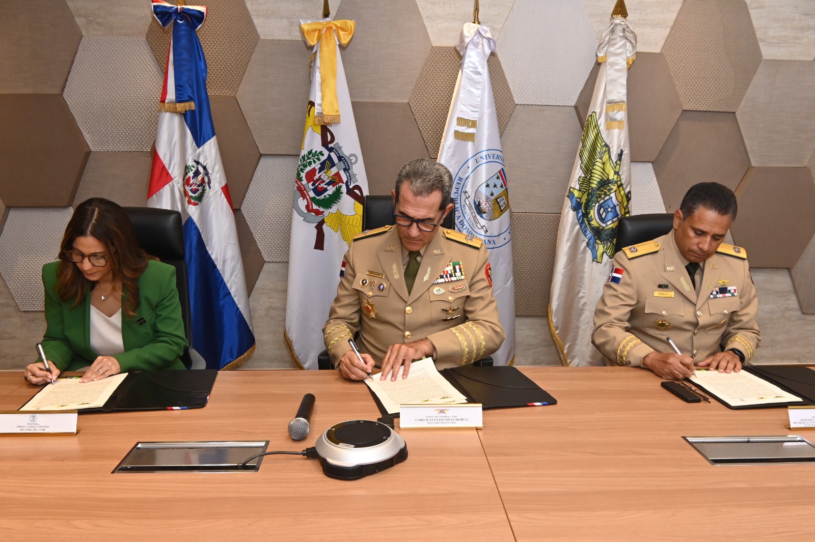 MIDE, Unade y Unibe firman acuerdo para facilidades educativas a ...