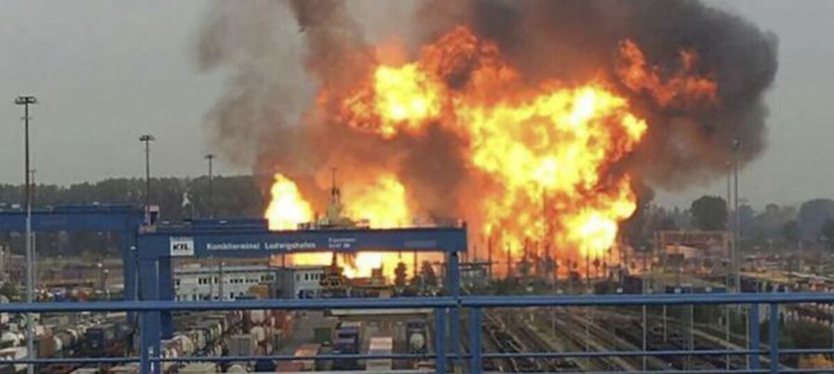 Al menos catorce heridos leves en explosión e incendio en planta de ...