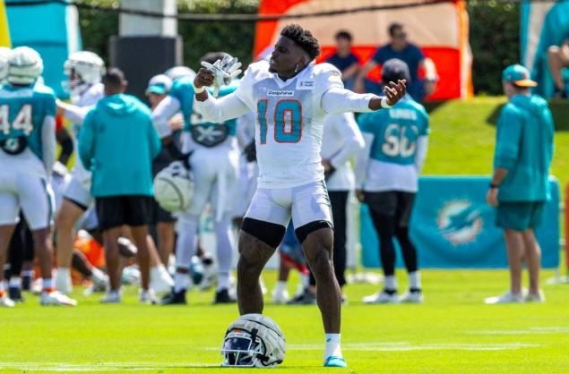 Tyreek Hill, de Dolphins, reta al campeón olímpico Noah Lyles – El ...
