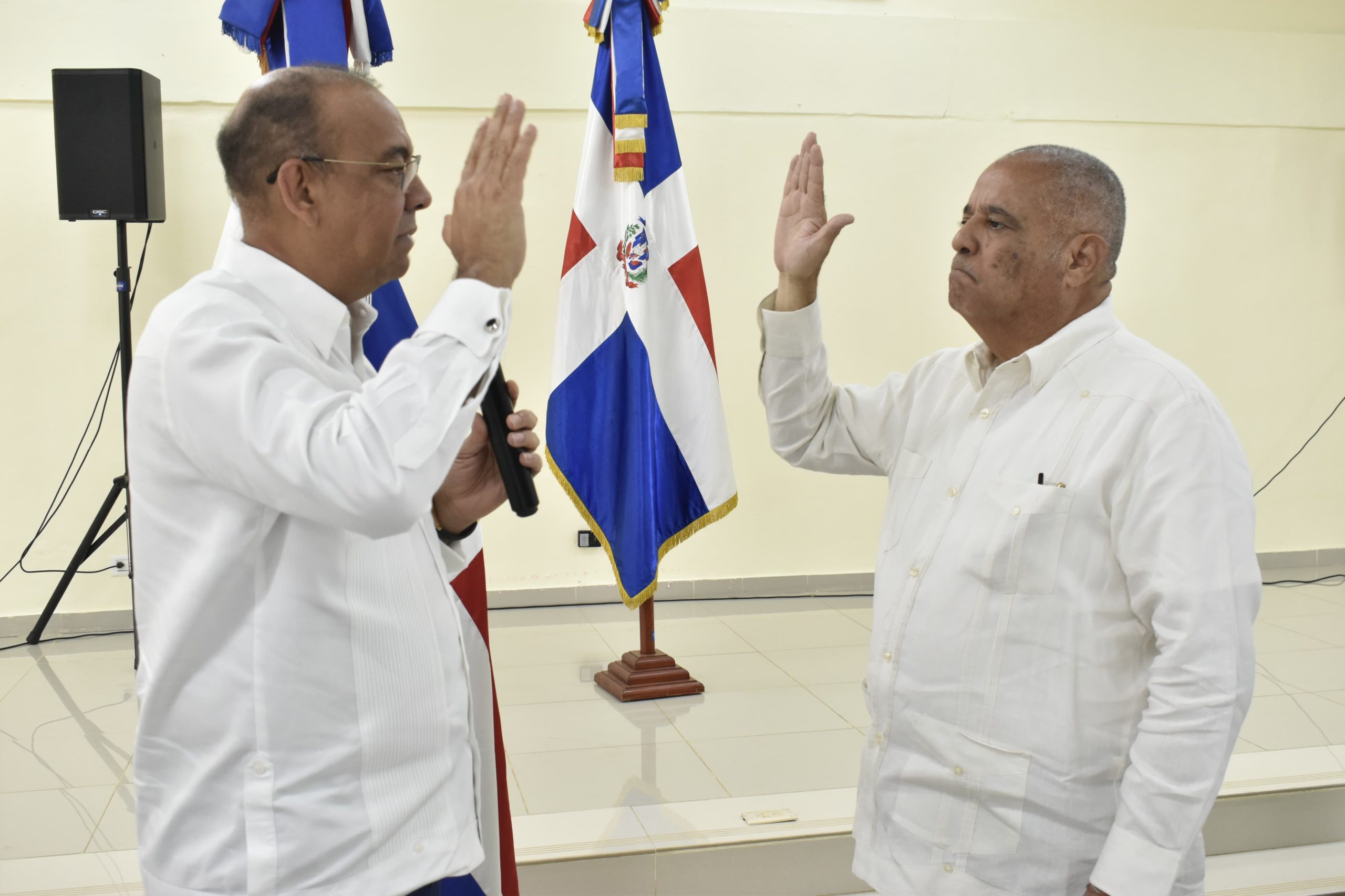 Rodolfo Valera Grullón asume la Dirección General de Embellecimiento de ...