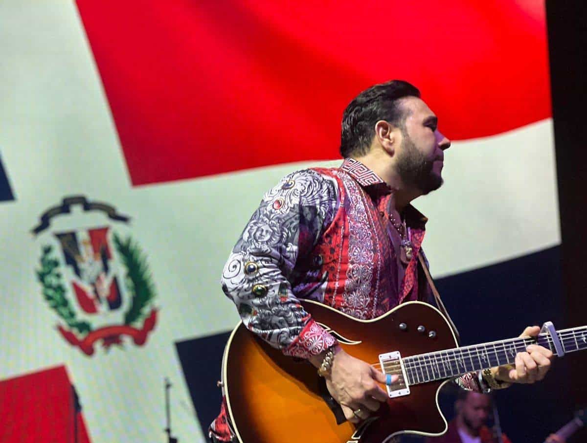 El Chaval de la bachata llena el Coca-Cola Music Hall de Puerto Rico ...