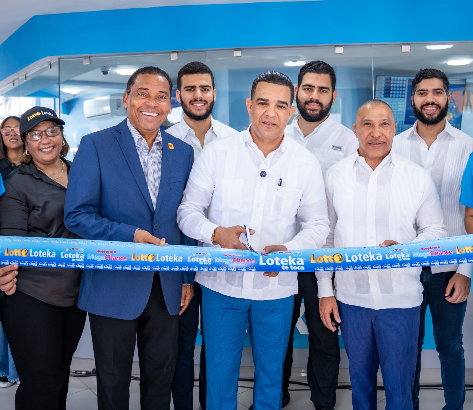 Loteka inaugura nuevo centro de pago y servicios en la Avenida Máximo ...