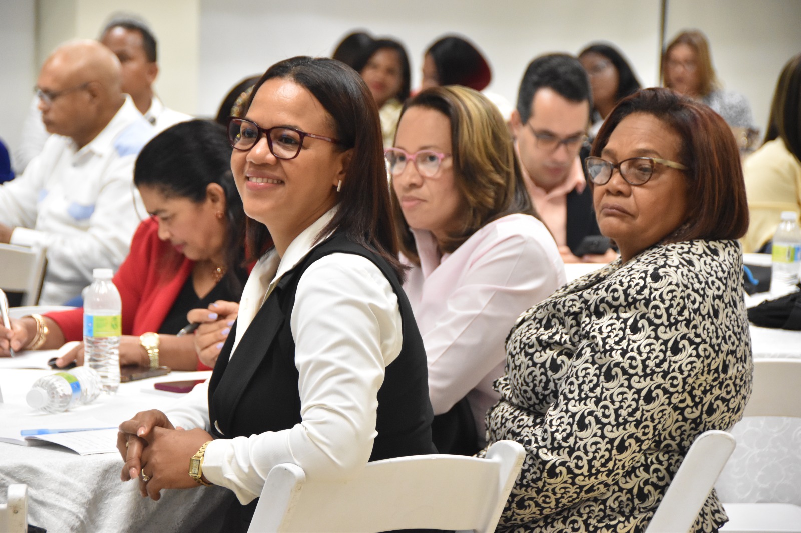 Unesco: América Latina y el Caribe necesitan 3.2 MM de docentes para ...