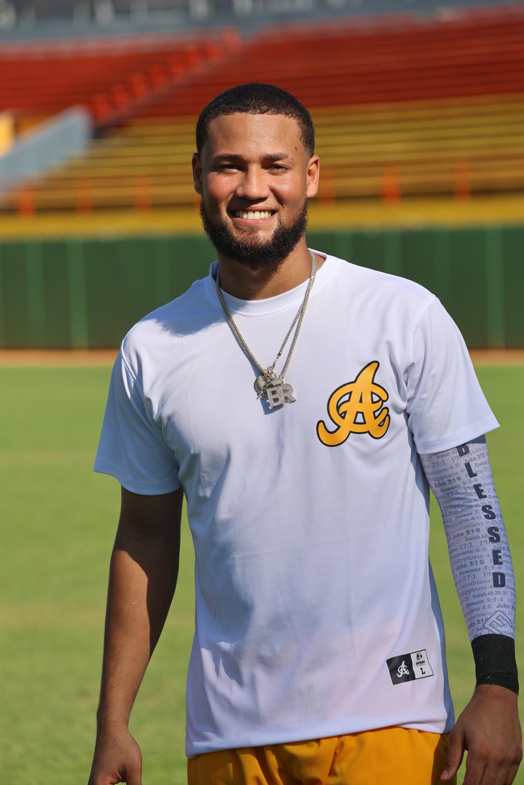 Bladimir Restituyo impacta al incorporarse a prácticas con las Águilas ...