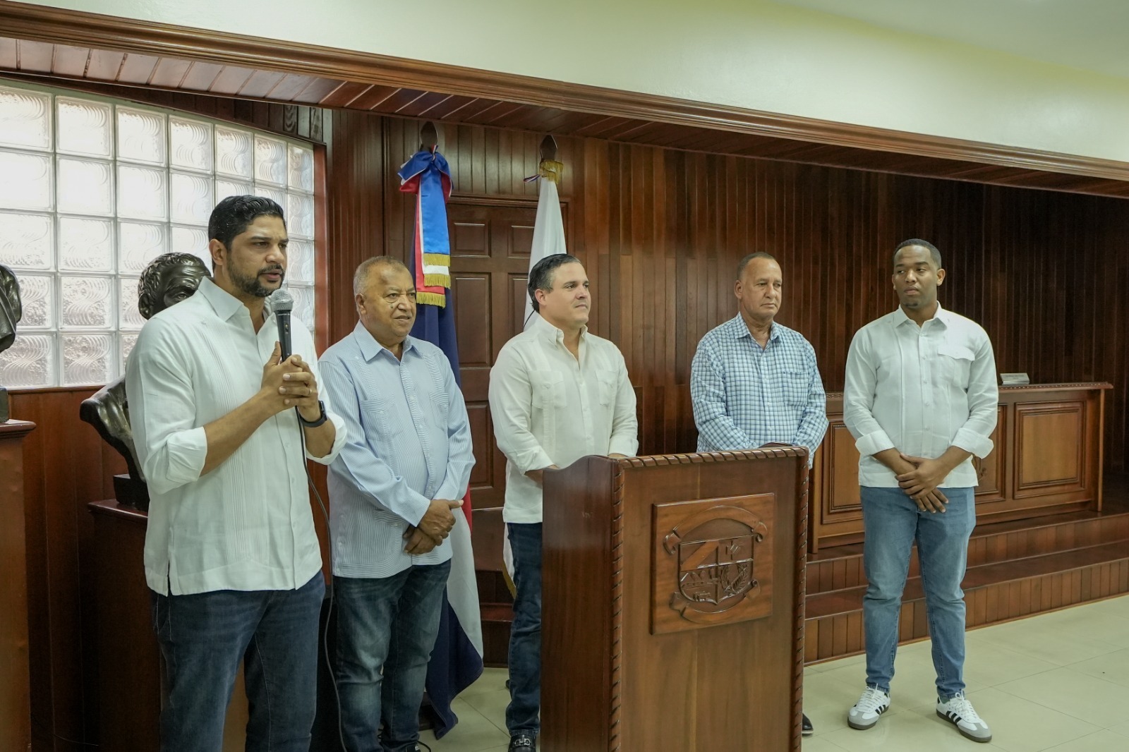 Declaran a Jean Luis Rodríguez visitante distinguido de San Cristóbal ...
