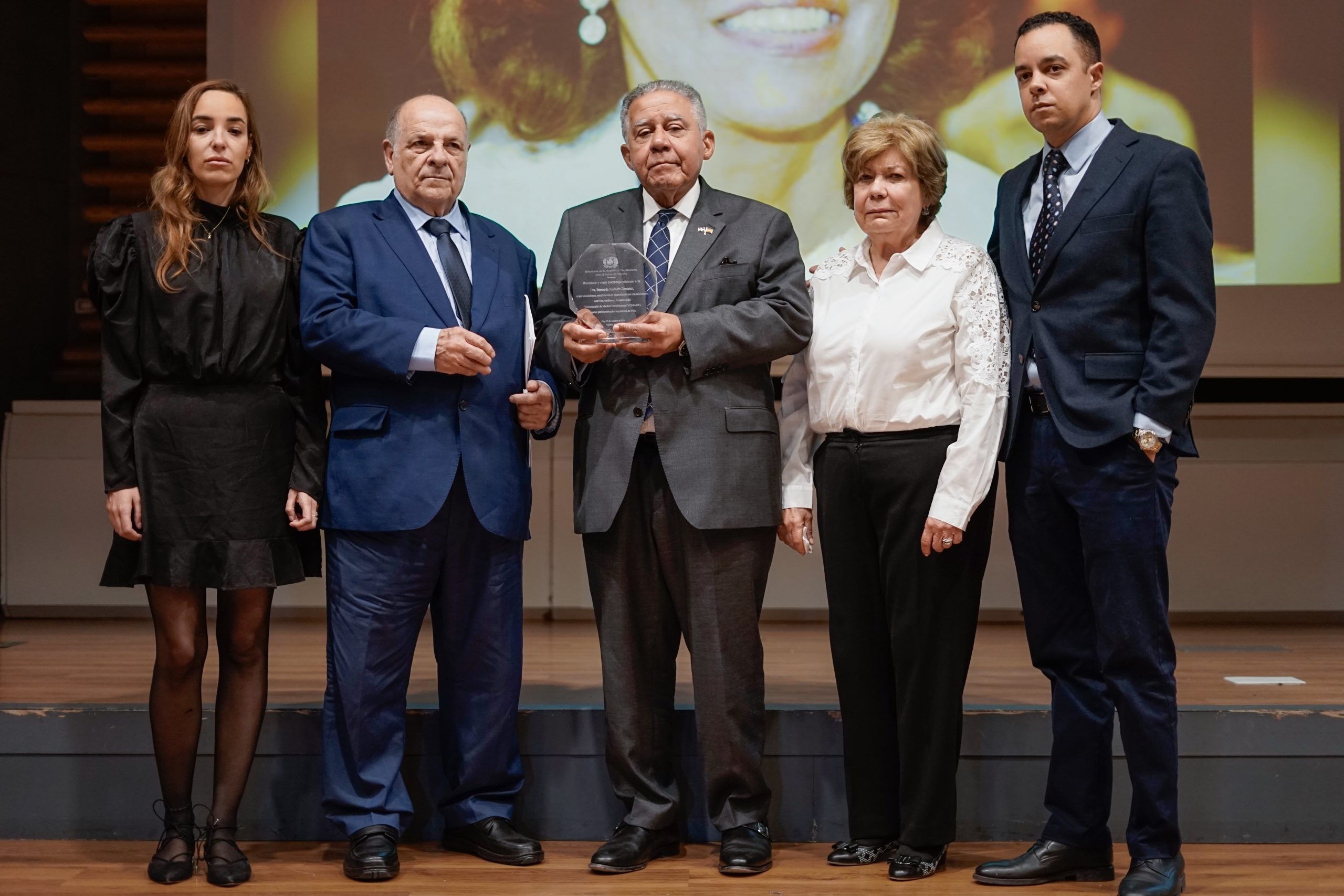 Embajada de RD en España realiza homenaje póstumo en honor a Bernarda ...