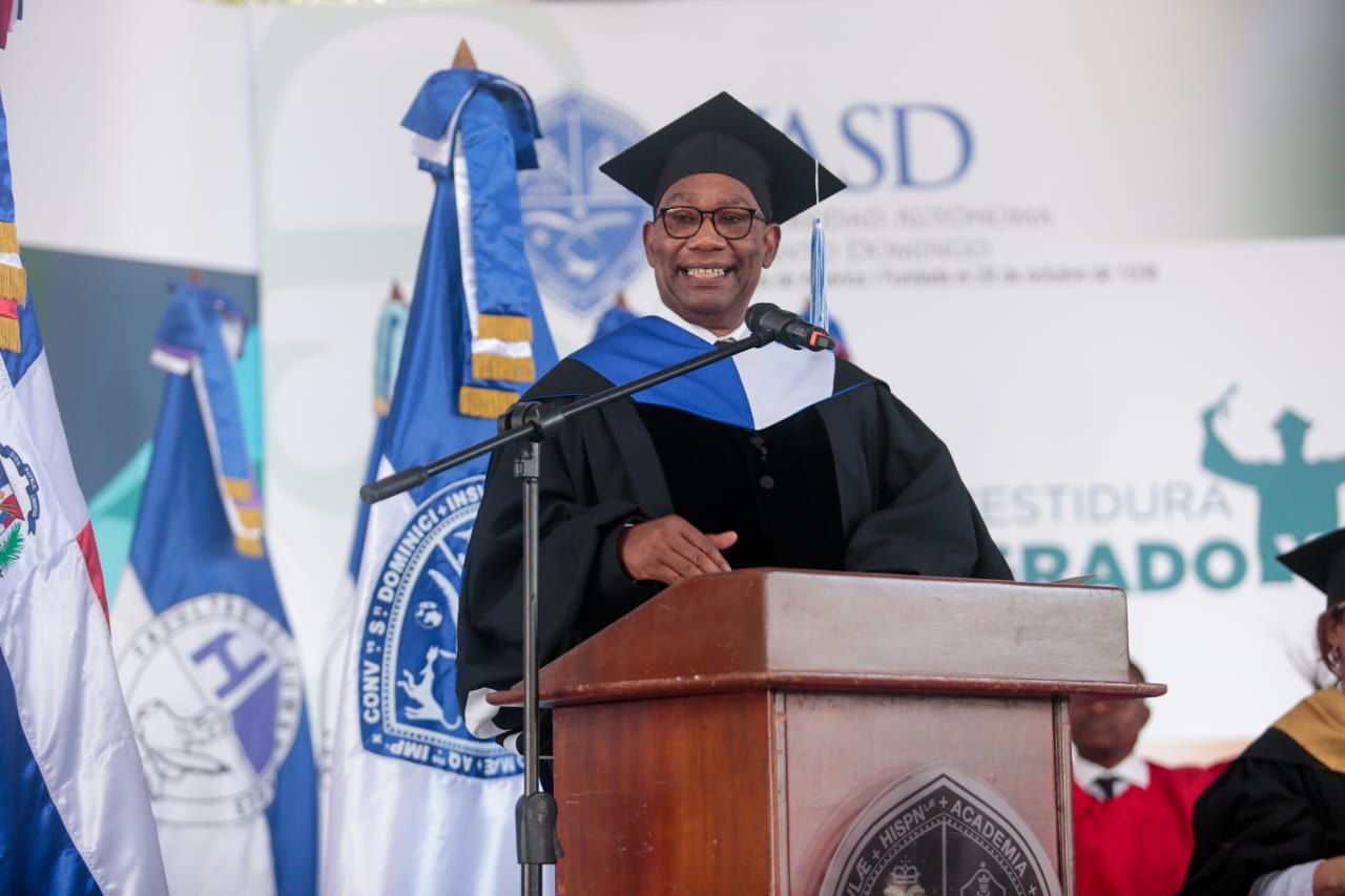 UASD gradúa 4,566 profesionales de grado y postgrado en su 486 aniversario – El Nuevo Diario ...