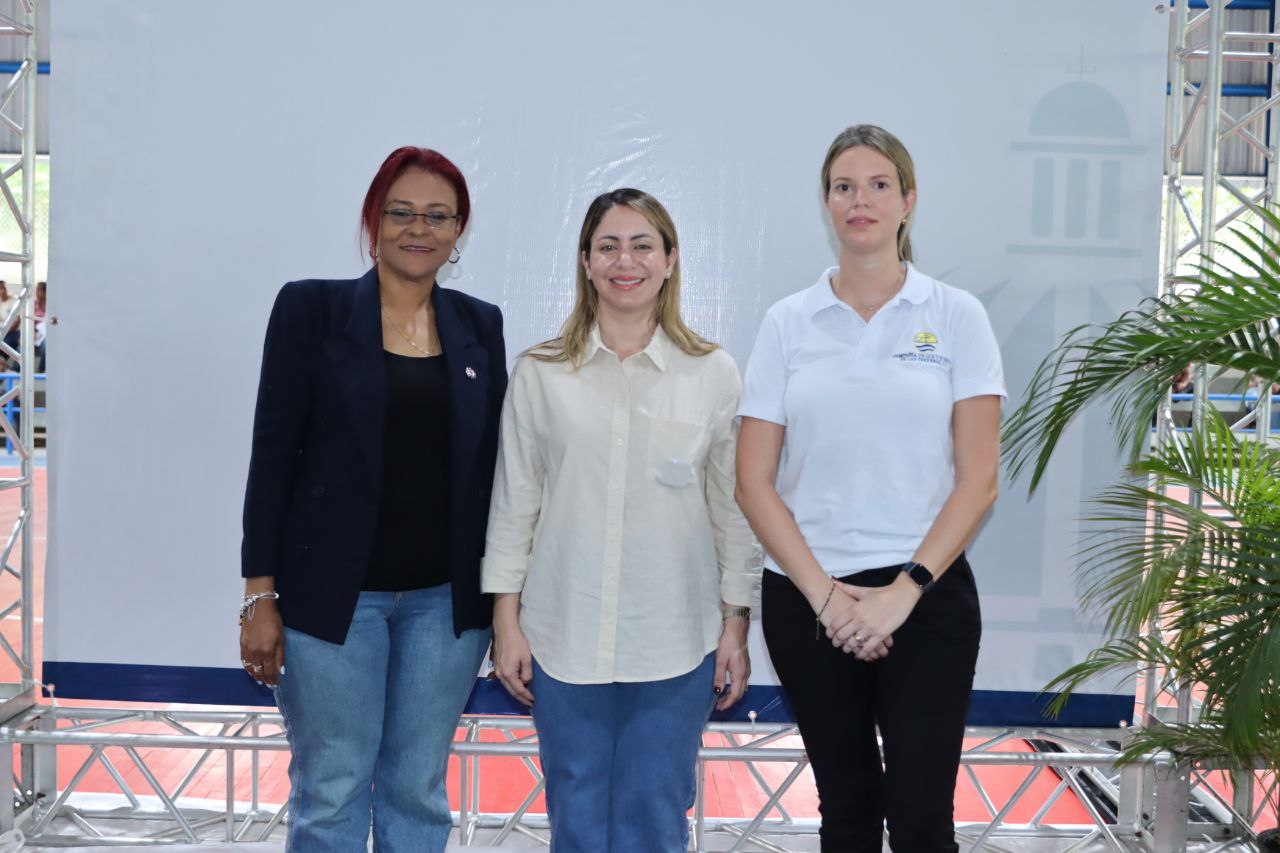 Supérate y «Luz y Fuerza» entregan 1,500 tarjetas de BonoLuz en Samaná ...