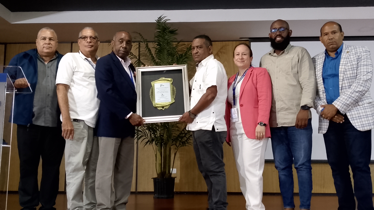 FDA premia al Isfodosu y reconoce al Ministerio de Deportes – El Nuevo ...