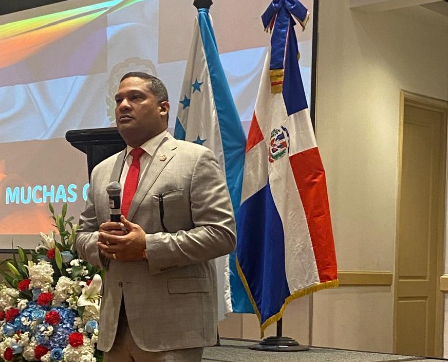 Jhanel Ferreras dicta Conferencia Internacional en Foro de Negocios de ...