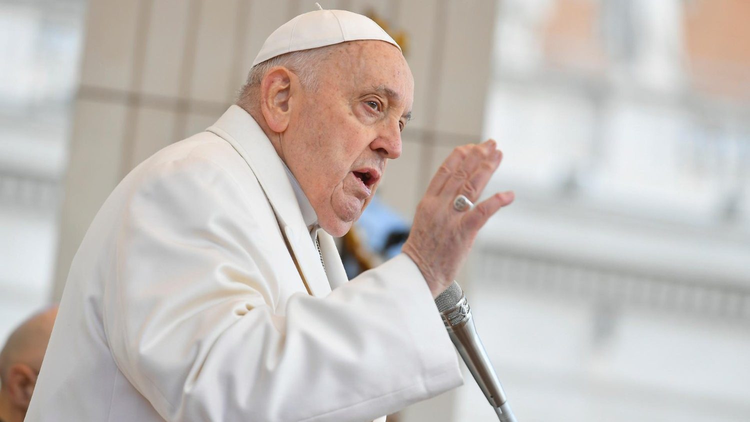 El papa avisa a los jóvenes que el mundo laboral a veces es «invivible ...