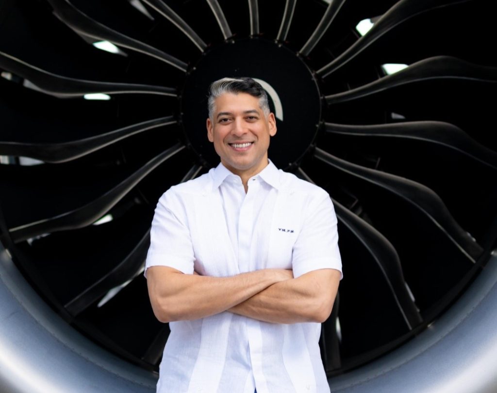 Reconocen a Víctor Pacheco ejecutivo del año en República Dominicana ...