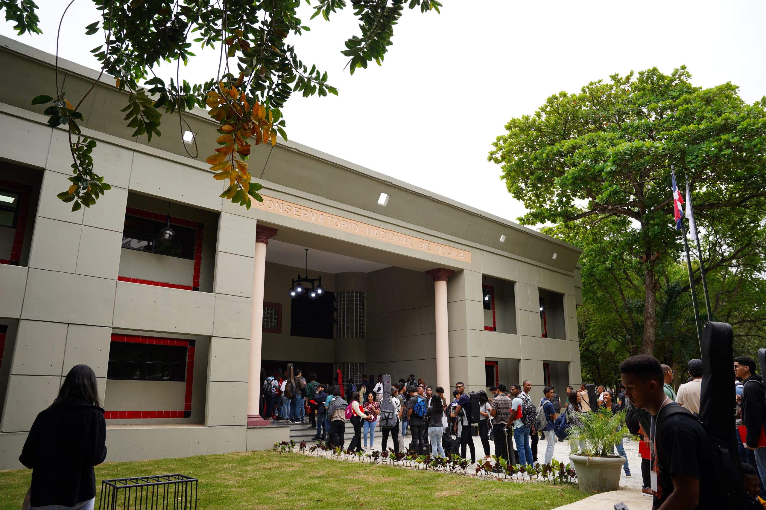 Ministerio de Cultura, Fundación AES e Itabo inauguran «Berklee en ...