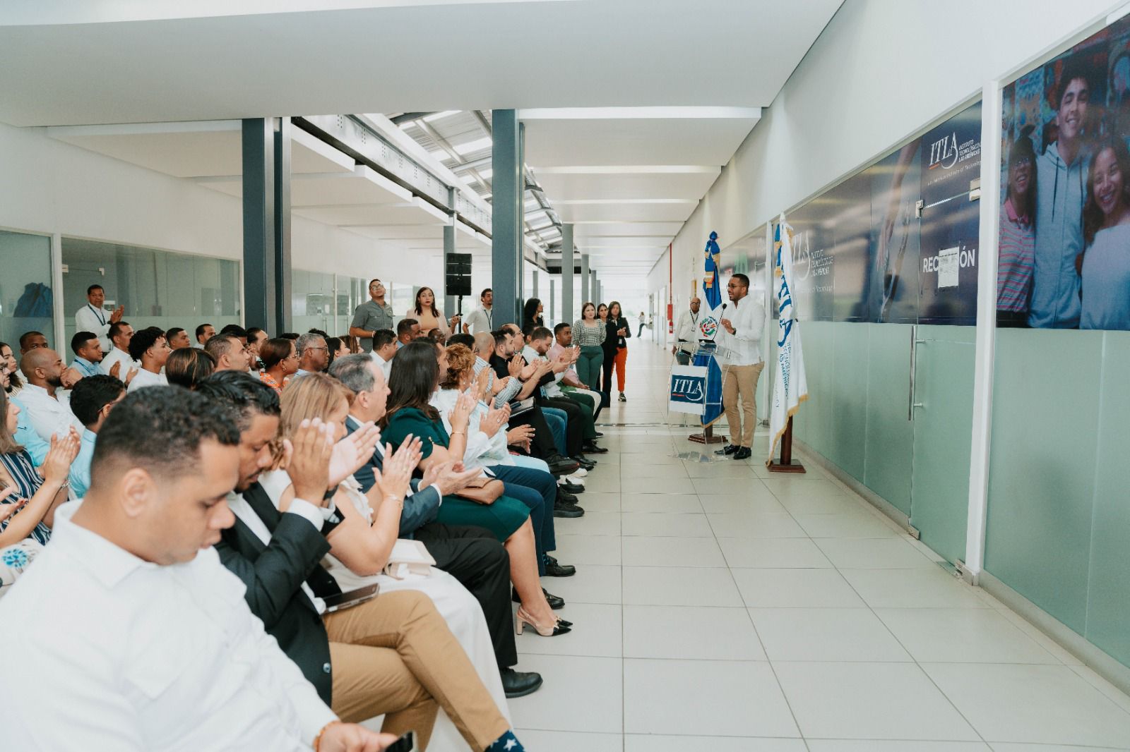 Rector del ITLA juramenta nuevo director de la institución en Santo ...