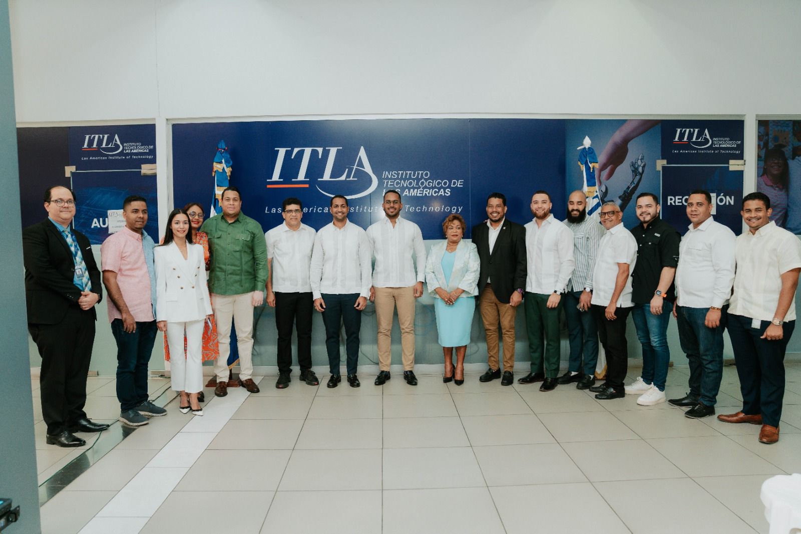 Rector del ITLA juramenta nuevo director de la institución en Santo ...